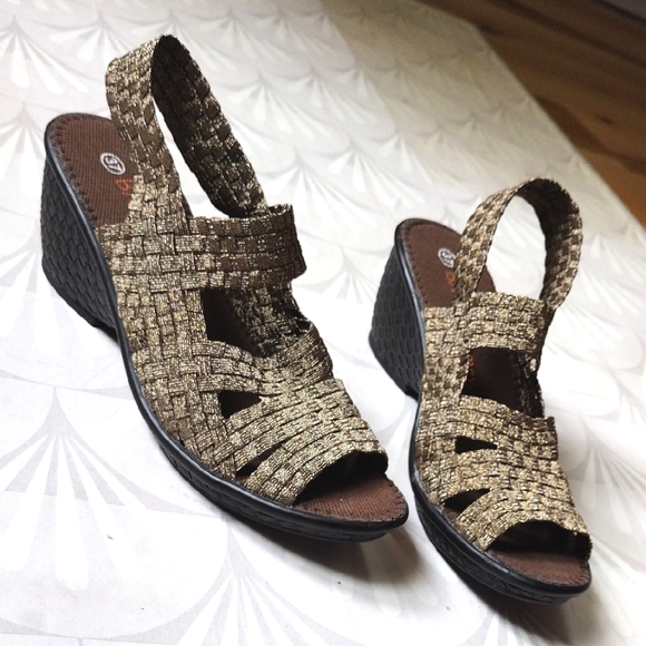 bernie mev. | Shoes | Bernie Maeve Bronze Kira Sandal | Poshmark